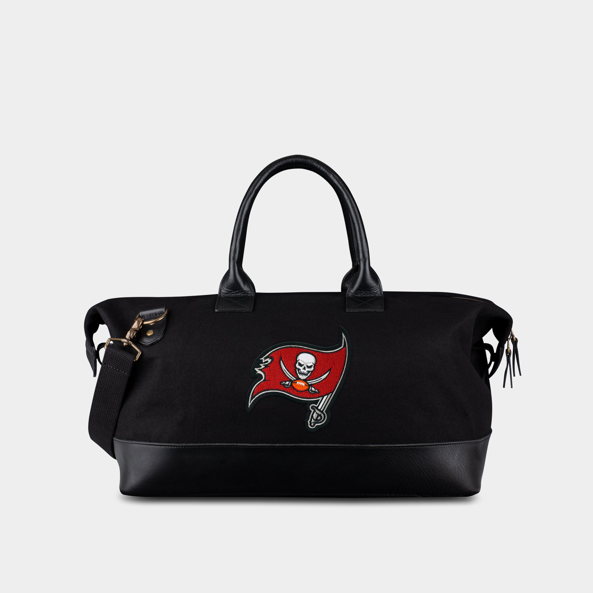 Tampa Bay Buccaneers Weekender Bag | Heritage Gear